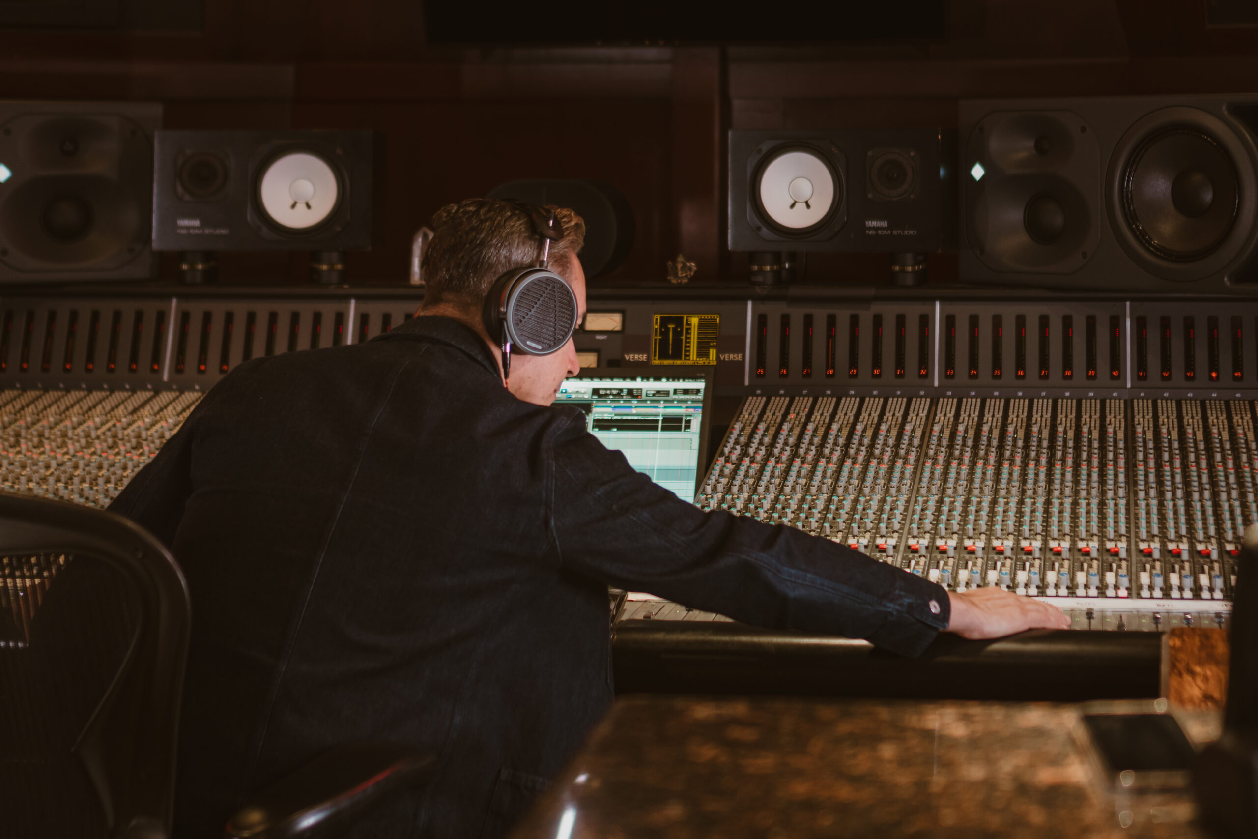 Audeze Reveals MM-520 Headphones With SLAM Technology for Professional ...