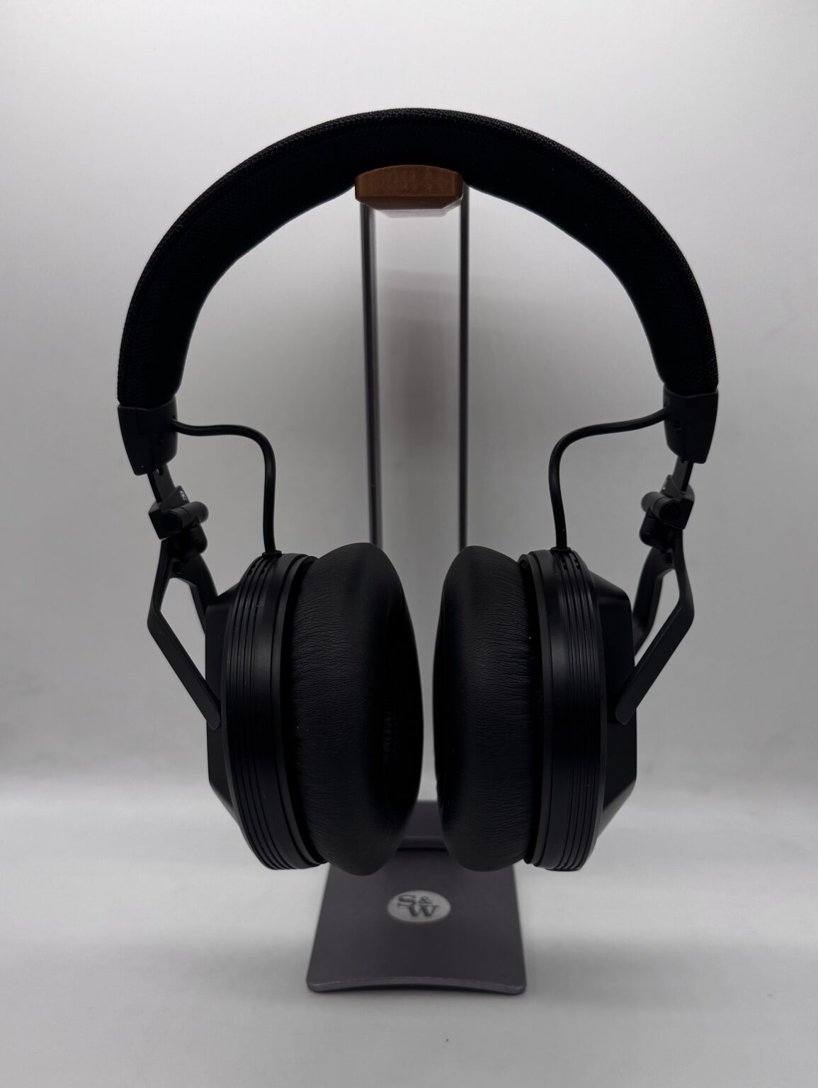 AlphaTheta HDJ-F10 Review - Wireless Headphones for DJs and Audiophiles ...