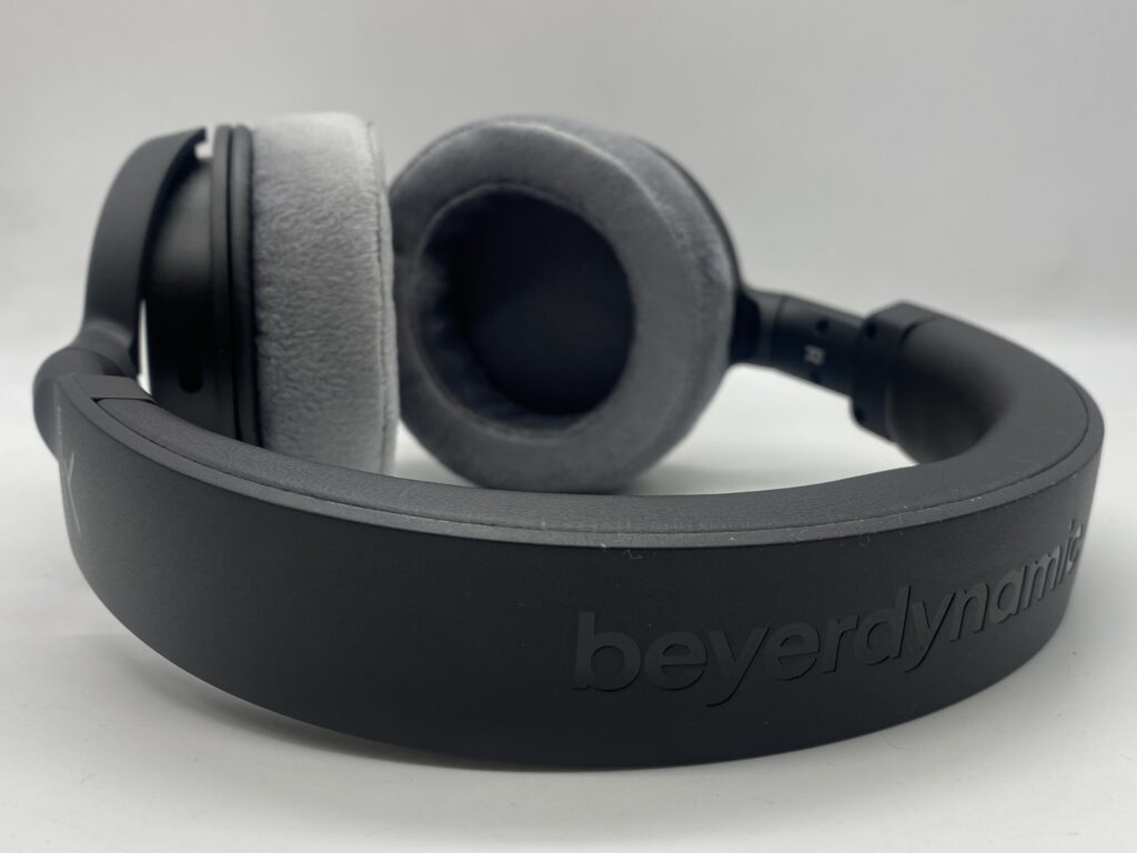 Beyerdynamic DT 270 Pro Review: Studio Precision Meets Portable Comfort ...