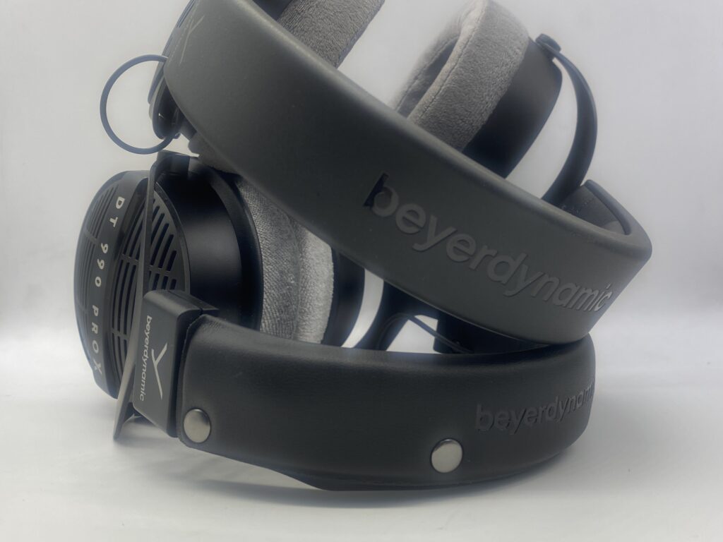 Beyerdynamic DT 900 Pro X or DT 990 Pro X? Breaking Down the Best for ...