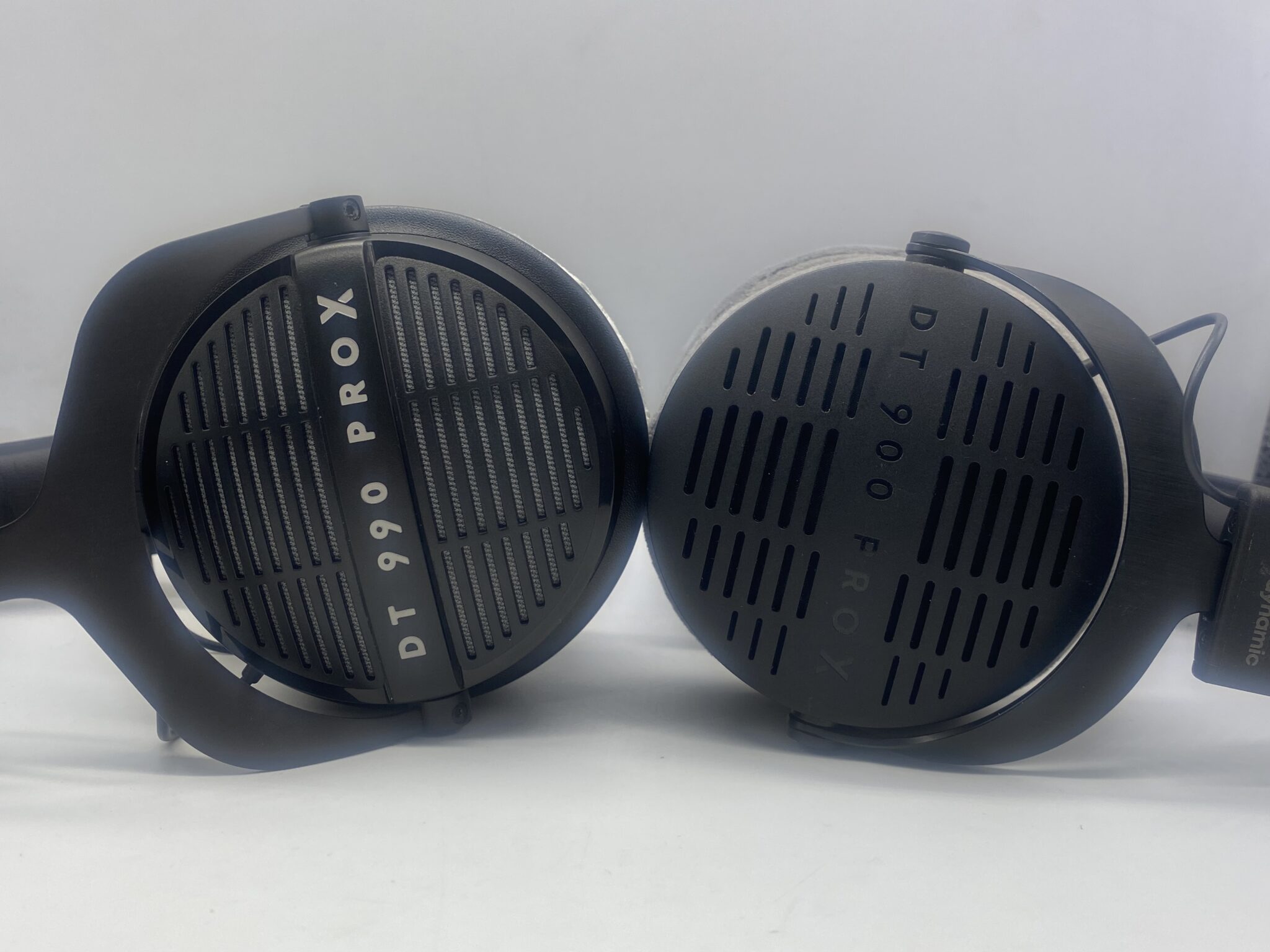 Beyerdynamic DT 900 Pro X or DT 990 Pro X? Breaking Down the Best for ...