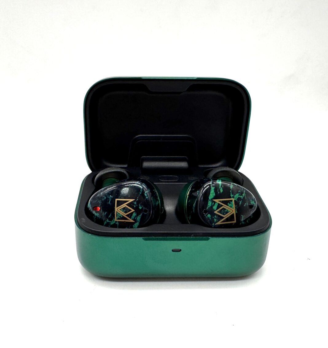 Bowers & Wilkins Pi8 vs. Noble Audio FoKus Rex5 Comparison Review ...