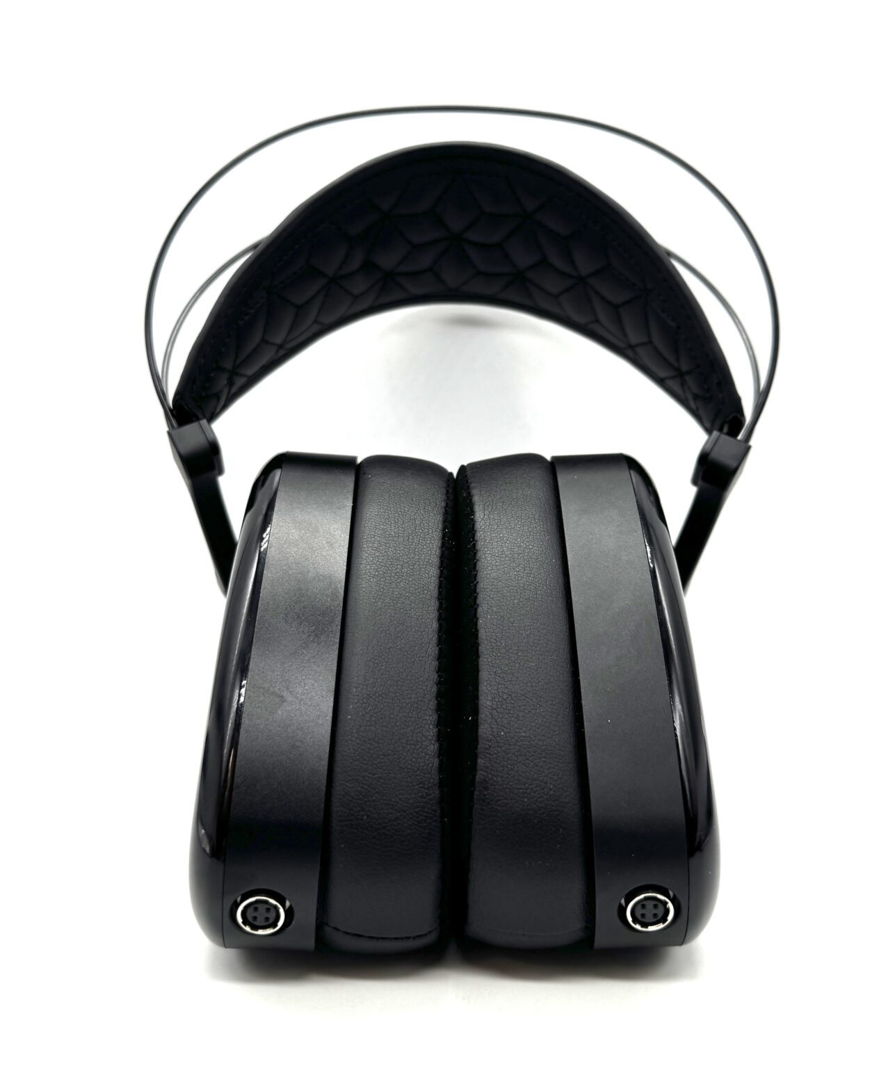Dan Clark Audio Noire X vs. Audeze LCD-2 Classic Closed: Comparison ...