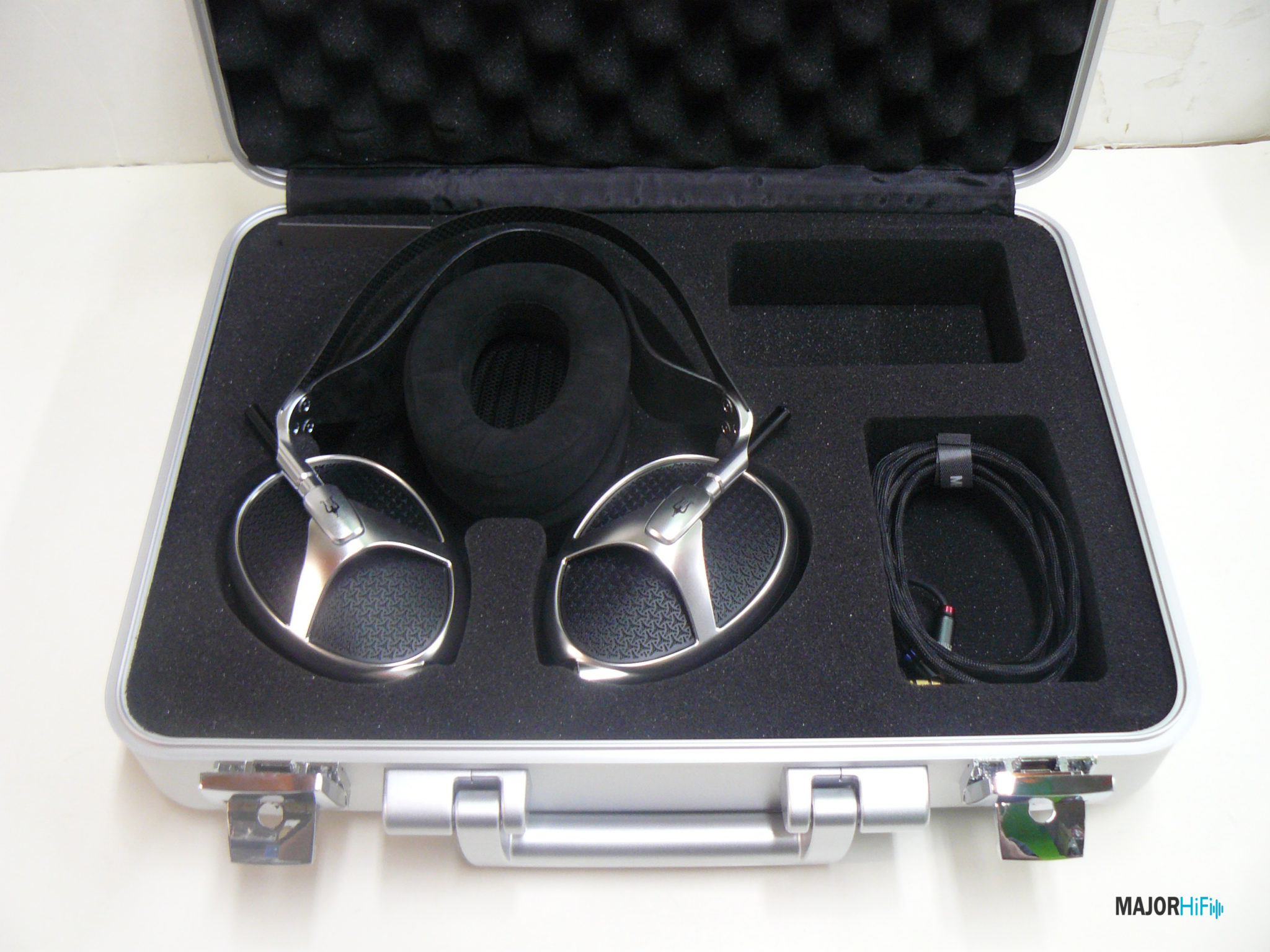 Meze Elite Flagship Hybrid Array Planar Headphone Review - Major HiFi