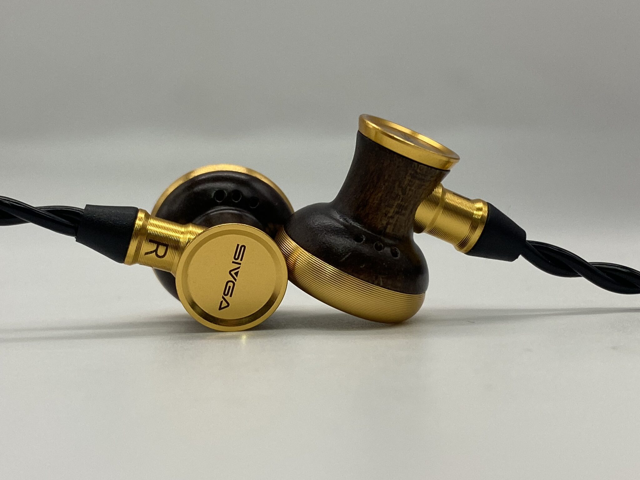 Sivga M300 Review: Can These Retro Earbuds Compete With Modern IEMs ...
