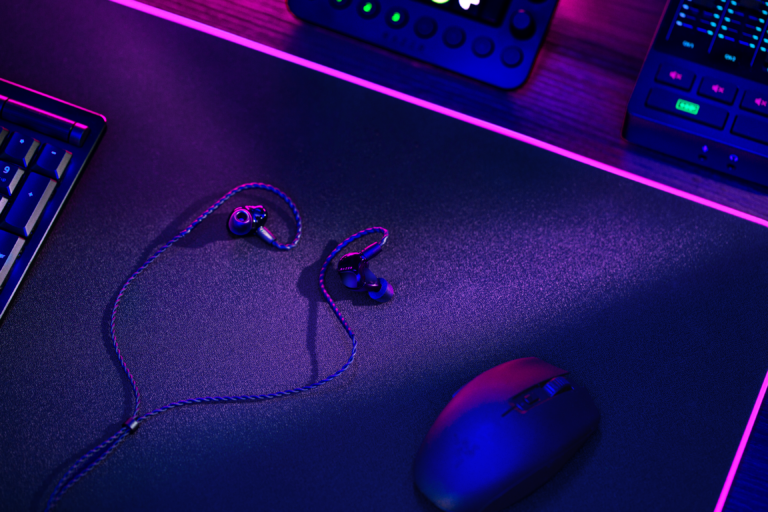Razer Reveals Their First Pair Of IEMs Made For Gaming - Major HiFi